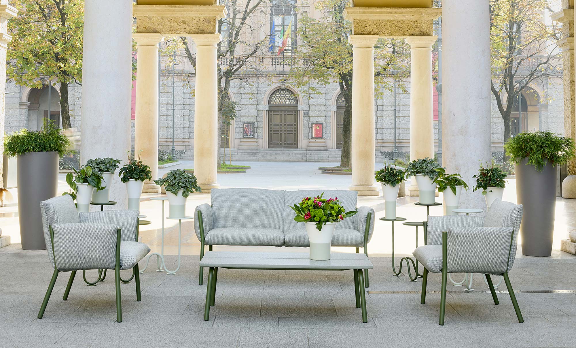 Brezza Sofa - S•CAB